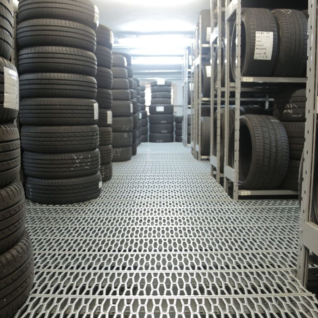 What to Look for in a High-Quality Tire Changer - Eagle Equipment